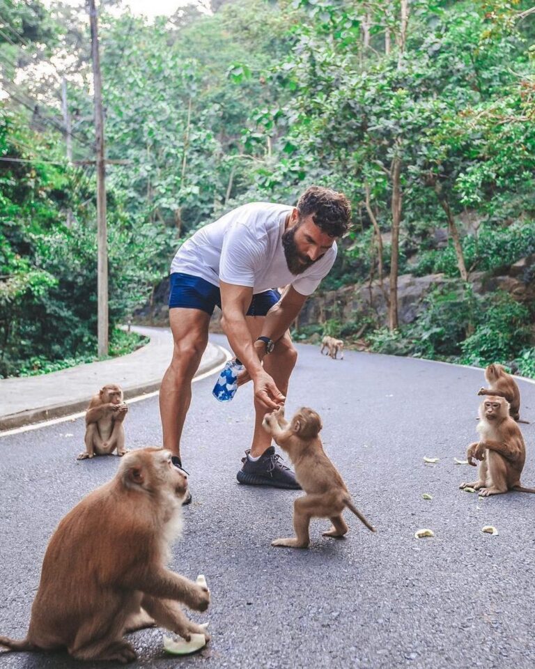 Dan Bilzerian Instagram Top 10 pictures which make him the "King of ...